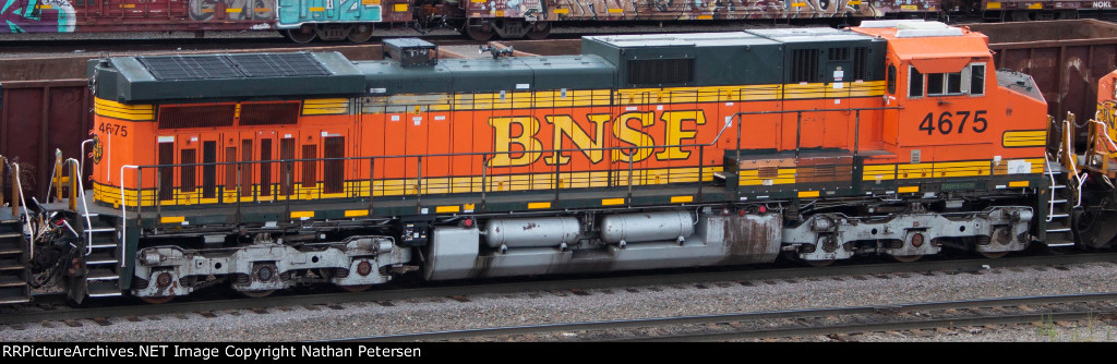 BNSF 4675